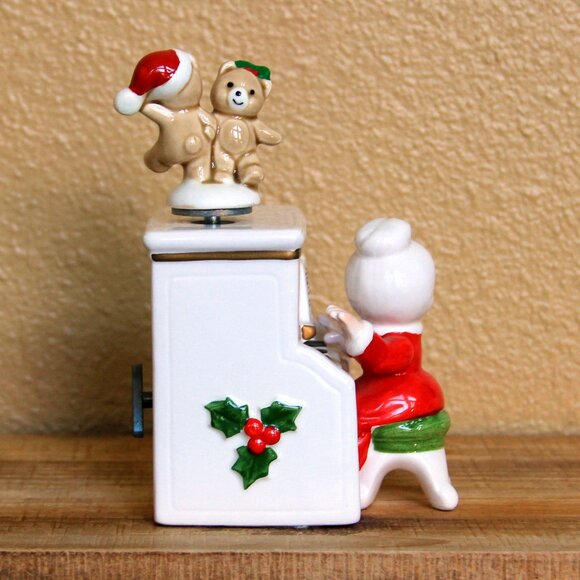 Lefton | Accents | 984 Lefton Mrs Clause Playing The Piano Hand Painted ...